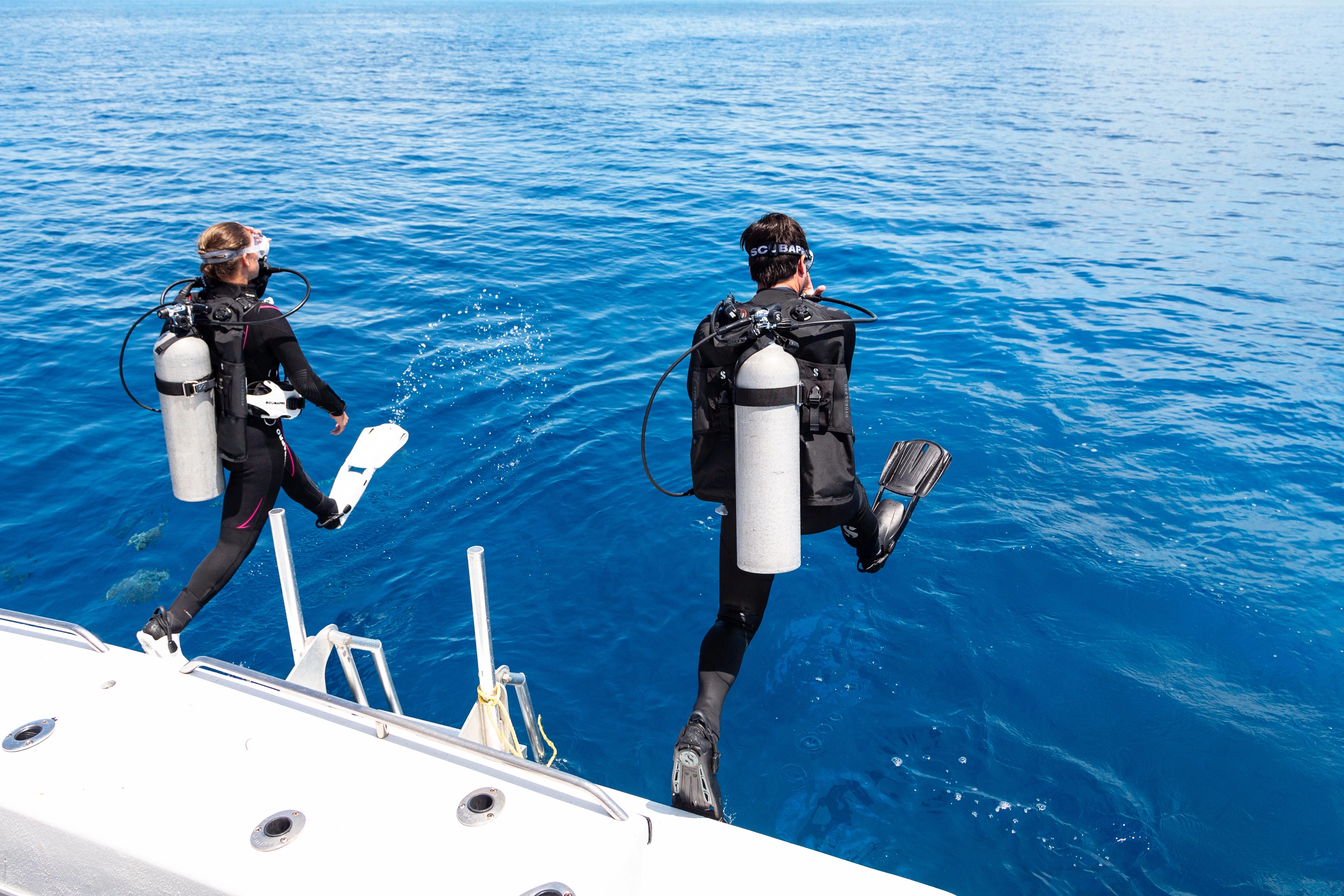 BECOME A PART OF THE INCLUSIVE SCUBA DIVING COMMUNITY - Johnson Outdoors