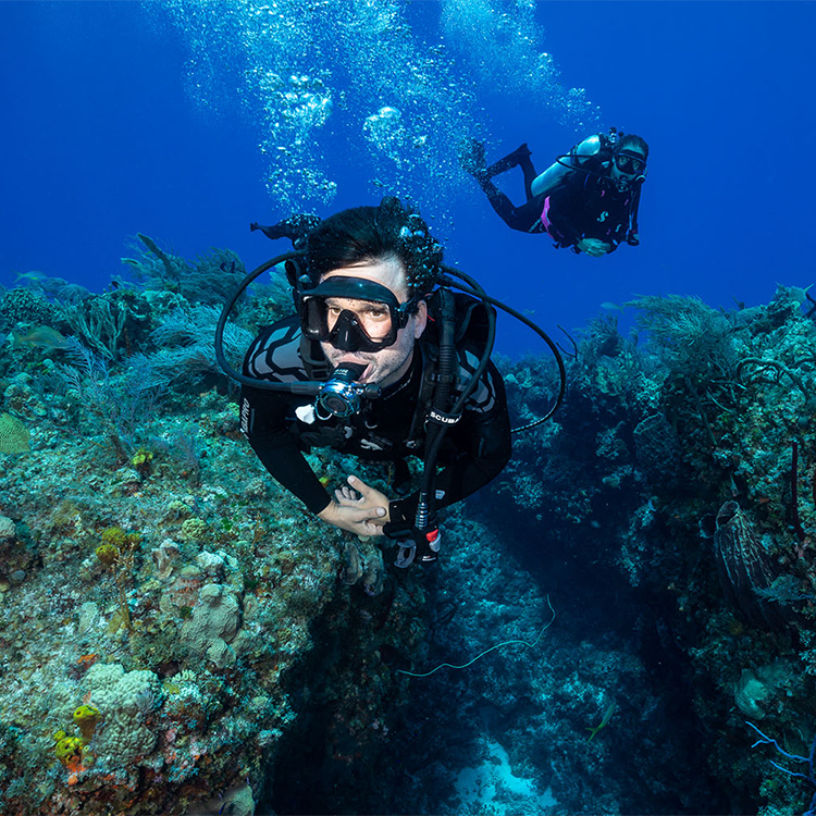 BECOME A PART OF THE INCLUSIVE SCUBA DIVING COMMUNITY - Johnson Outdoors