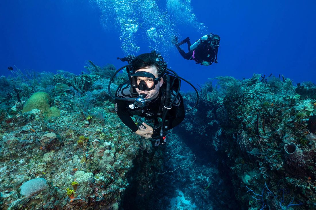 10 SUSTAINABLE DIVE TRAVEL TIPS - Johnson Outdoors